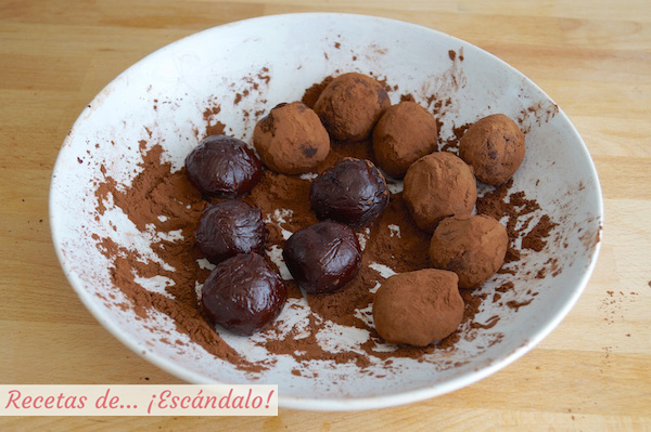 Cómo hacer trufas de chocolate. Receta casera y muy fácil - Recetas de ...