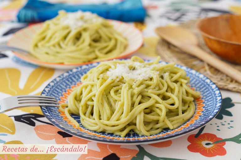 Tallarines verdes peruanos con bistec. Receta tradicional riquísima ...