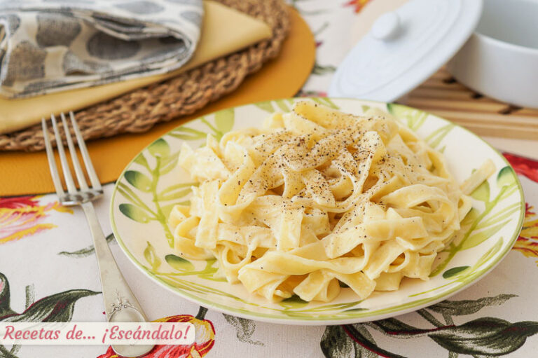 Espaguetis a la carbonara con nata, súper cremosos y ricos - Recetas de ...