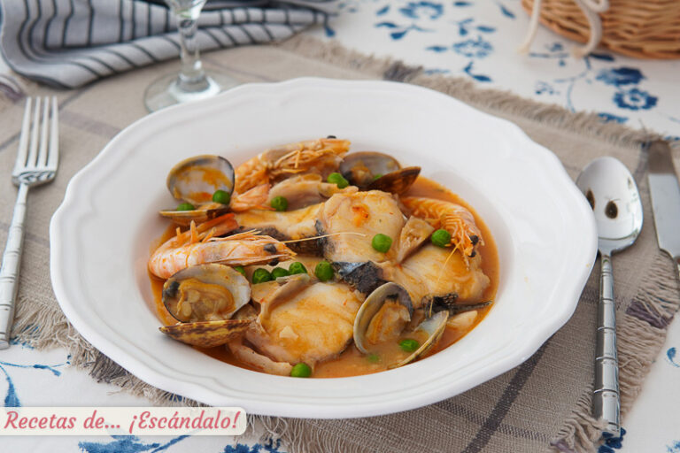 Merluza a la cazuela con almejas y langostinos - Recetas de ¡Escándalo!