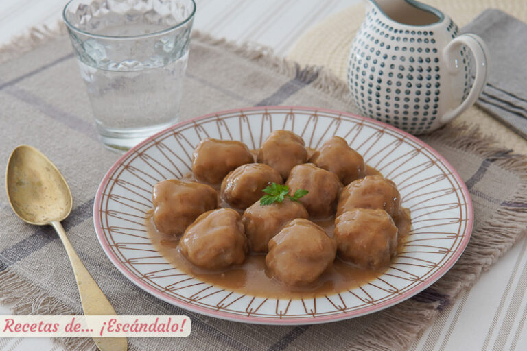 Las más ricas albóndigas en salsa española. Receta de la abuela ...
